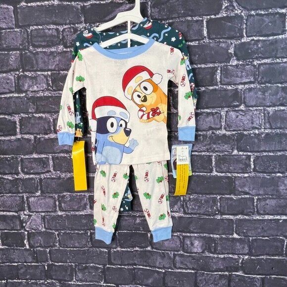 Disney | Pajamas | Bluey 2t 2 Sets Of Pjs Pajama Bluey Bingo Santa Hat ...